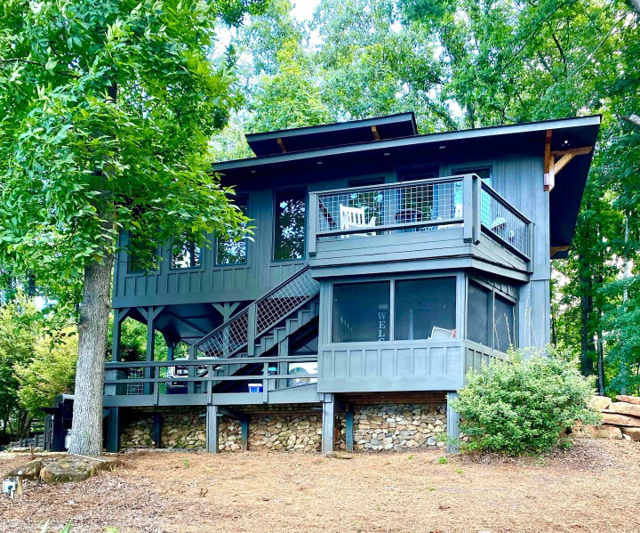 Blue Creek Retreat Boutique Lakefront Private Dock - Lake Martin, AL