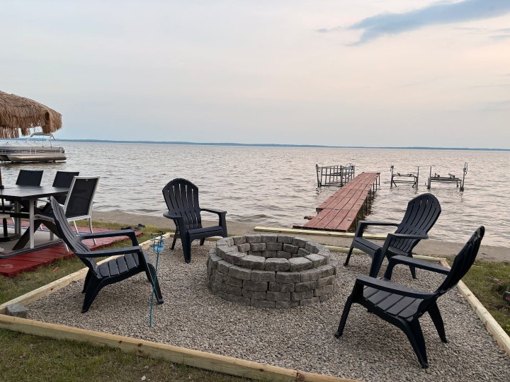 Cozy Little Water Front Cabin - Houghton Lake, MI