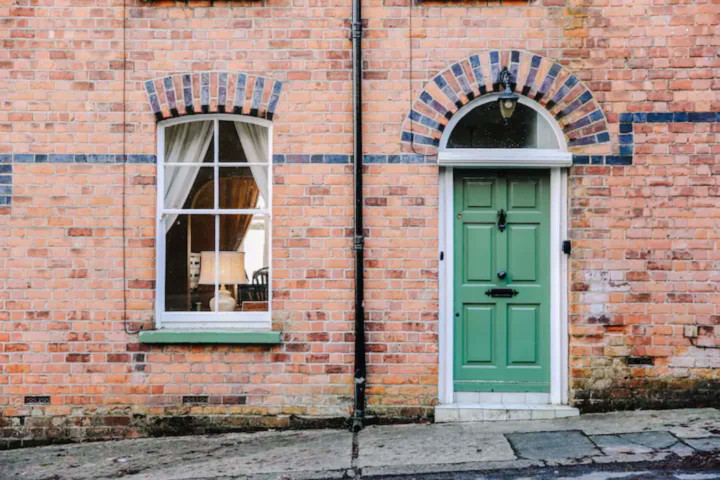 Entire Townhouse | 3 Bedrooms | Central Derry - County Donegal