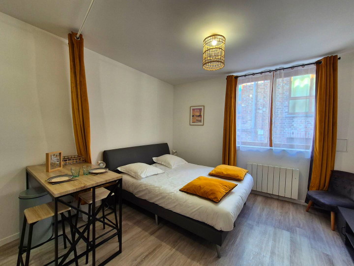 Les Loges Du Beffroi Léclatant : Lit King-size - Arras