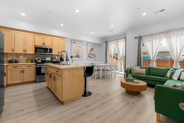 Condo For 10 Btwn Monterey & Santa Cruz! - Watsonville, CA