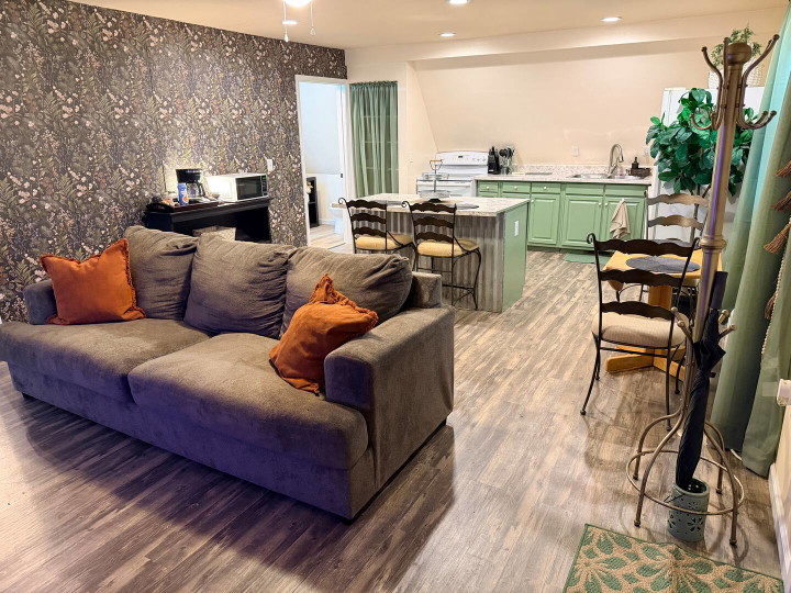 Peaceful Pasadena Spacious Bungalow - Sleeps 4 - Dandridge, TN