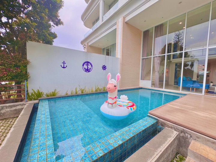 Aquamarine Oasis Pool | Art Deco | Near Dago - Bandung