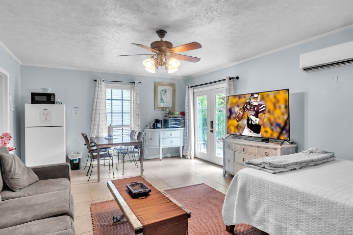 Hummingbird Loft By Onehometown Getaways - Starkville, MS