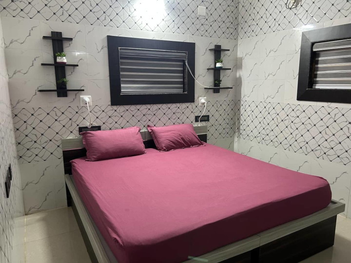 103-premium Furnished Room With Kitchen & Dining - Bhubaneswar