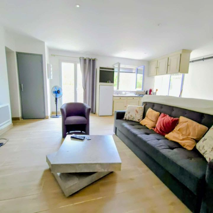 Appartement Rez-de-chaussée De Villa - Carros
