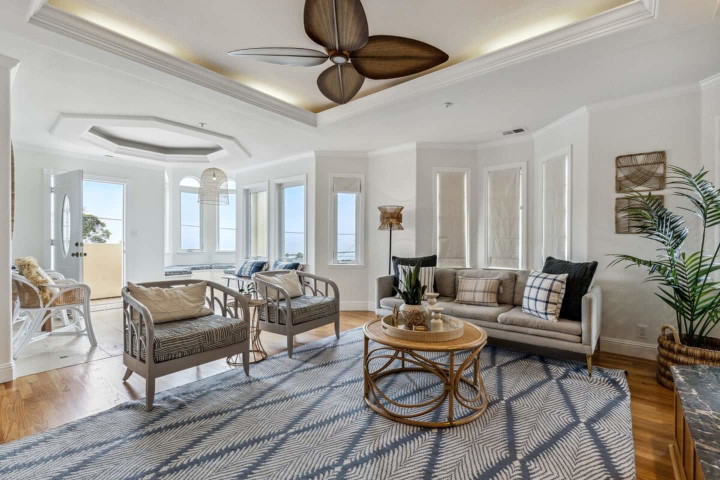 Luxostays | Stunning Beach Home W/ Games - Half Moon Bay, CA