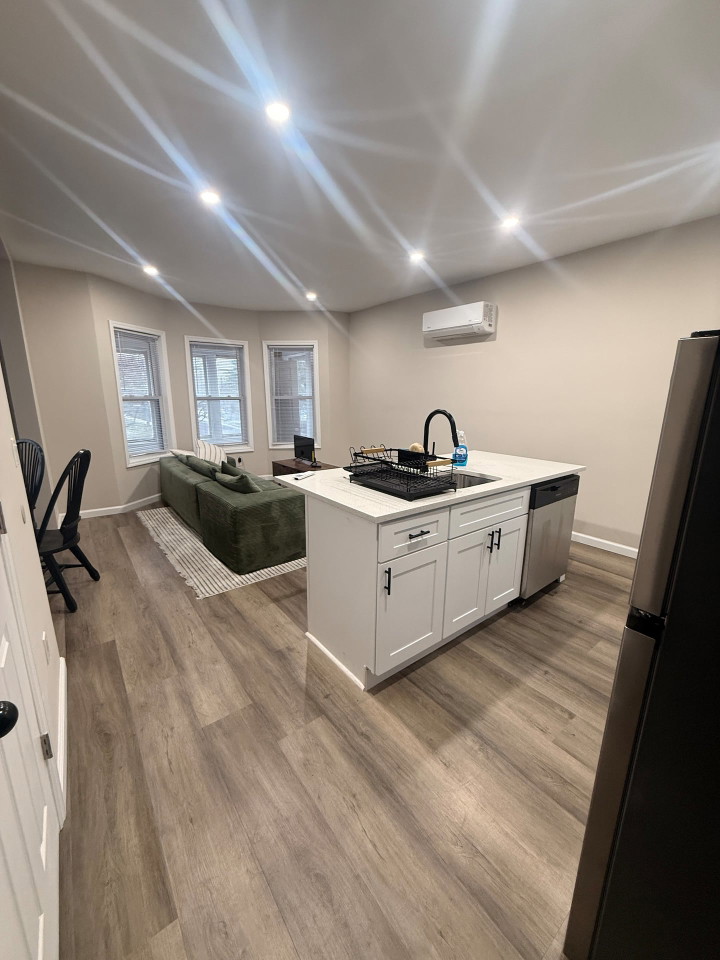 Newly Renovated 3br/2ba With Private Attic Suite - Albany, NY