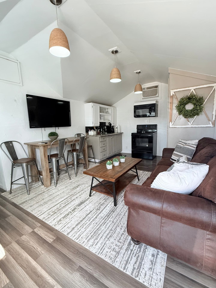 Near Caverns | Cozy Stay + W/d + Fast Wifi - Carlsbad, NM