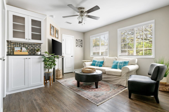 Homey Place A Short Drive To Downtown & The Beach - Charleston, SC
