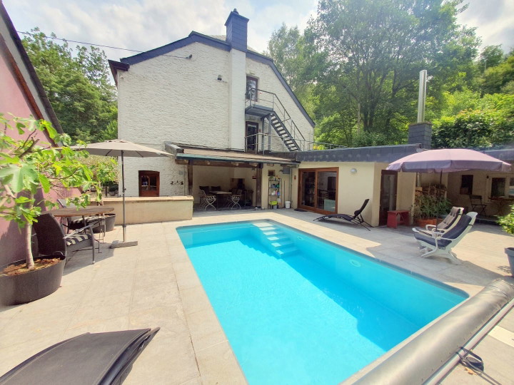 Superbe Gite Luxueux Avec Piscine Découvrable - Saint-Hubert
