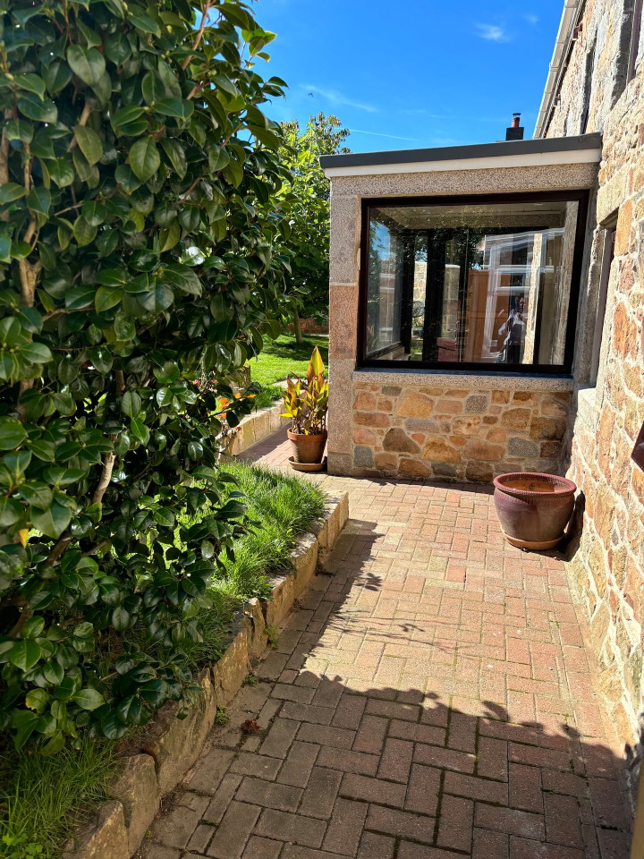 Farmhouse St Ouen Near Beach - Guernsey