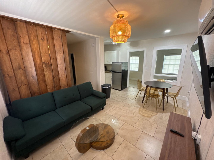 Stylish Modern Studio 3 - Dania Beach, FL