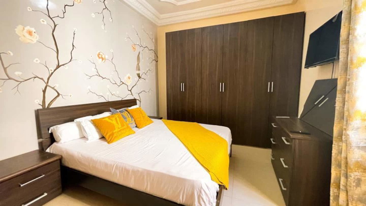 Beautiful Furnished F3 With Parking And Housekeeper - Dakar