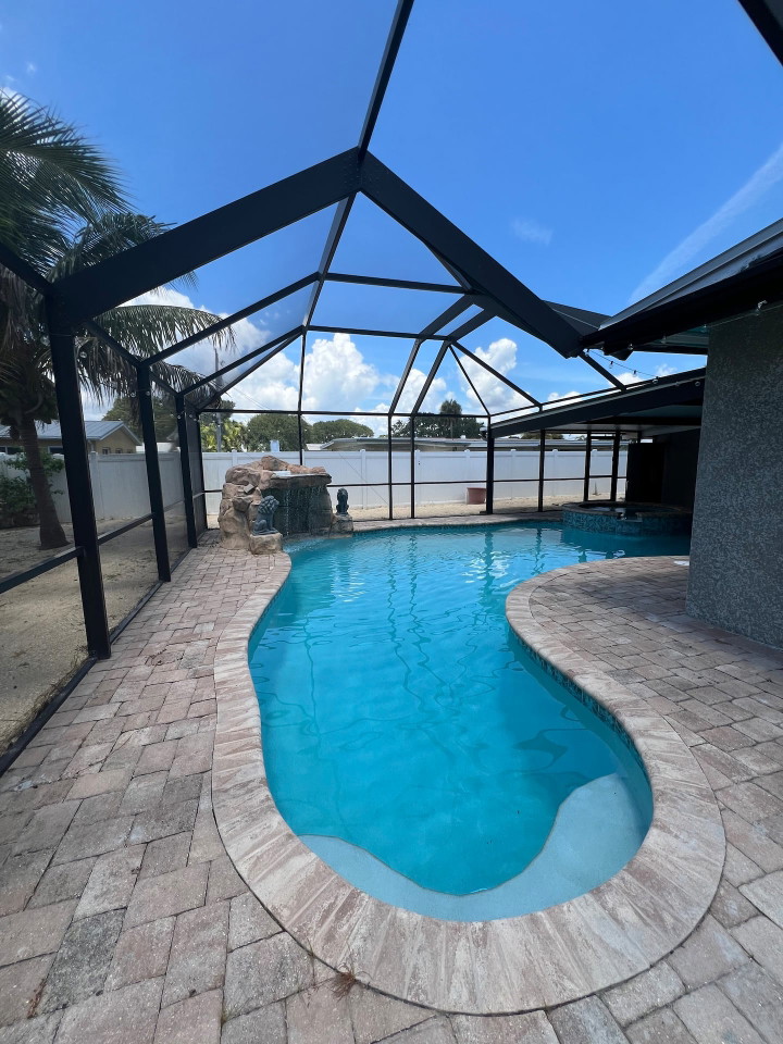 Coastal Family Retreat W/heated Pool,close 2 Beach - Cocoa Beach, FL