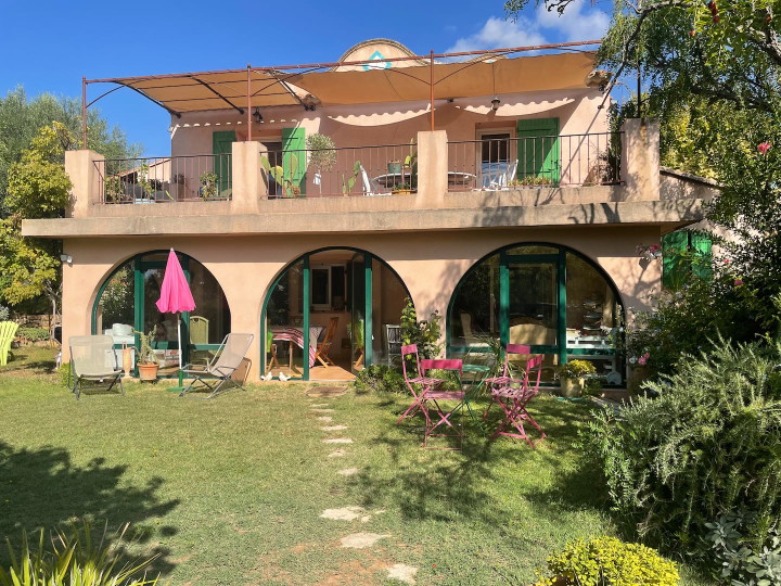 Maison De Campagne Au Milieu Des Vignes - La Seyne-sur-Mer