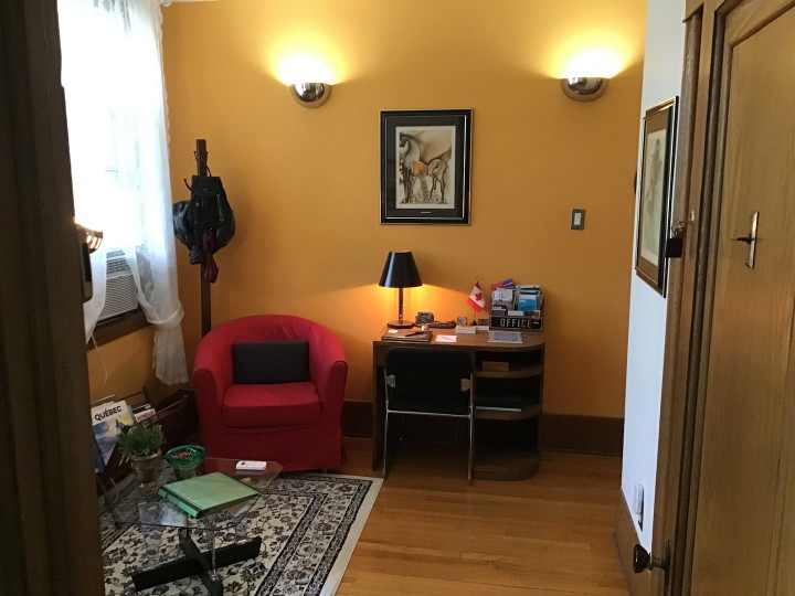 Cosy And Comfortable Studio - Studio Chaleureux - Laval, Canada