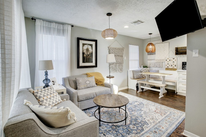 Modern Farmhouse Escape | Historic Neighborhood - Houston, TX