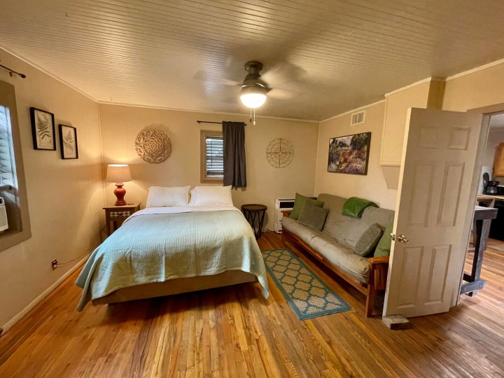 Downtown Cottage ~ Perfect Location - Flagstaff, AZ