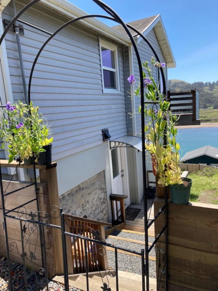 Sea Breeze Inn - Jenner, CA
