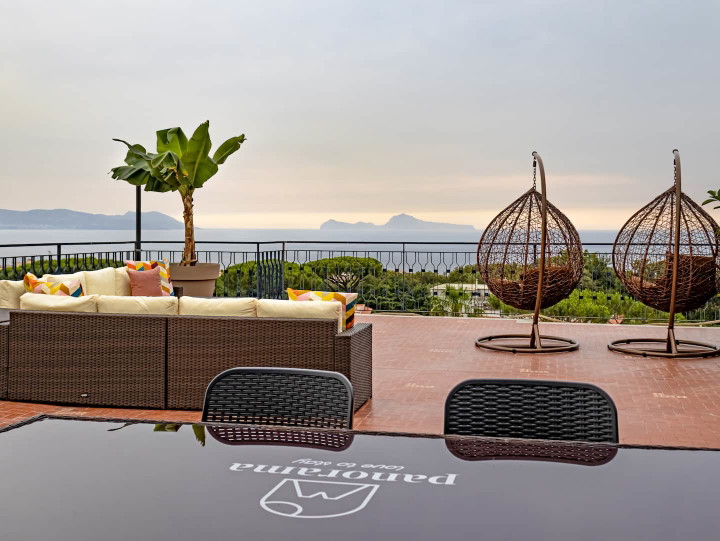 Apartment For 4 With A Wow Balcony View Of The Sea - Ercolano