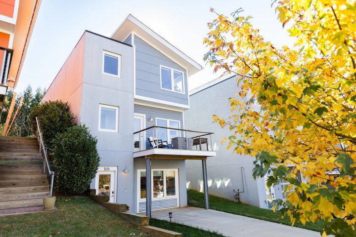 Modern Home In Charlottesville - Charlottesville, VA