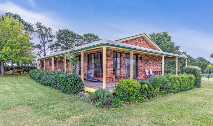 Charming Farm Stay With Tennis & Farm Activities - Bathurst