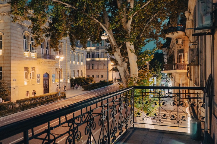 Stylish Apart Balcony F1 View In Centre - Azerbaiyán