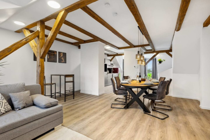 Easystay Hof- 130m2 City View Apartment, Balcony - Hof