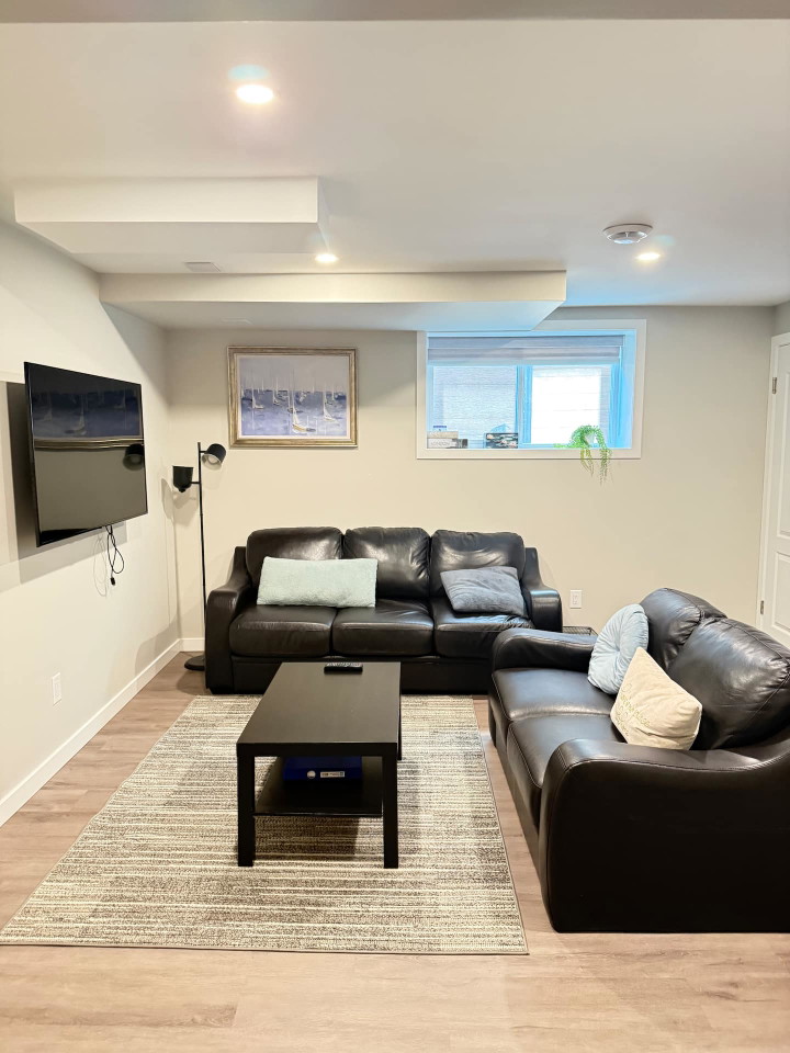 Elegant And Cozy Private 2-bedroom Suite - Winnipeg