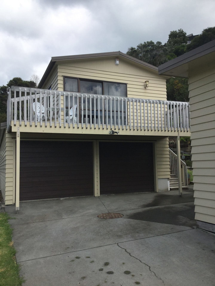 Beach Front Wyuna Bay, Coromandel Town Apartment - Coromandel