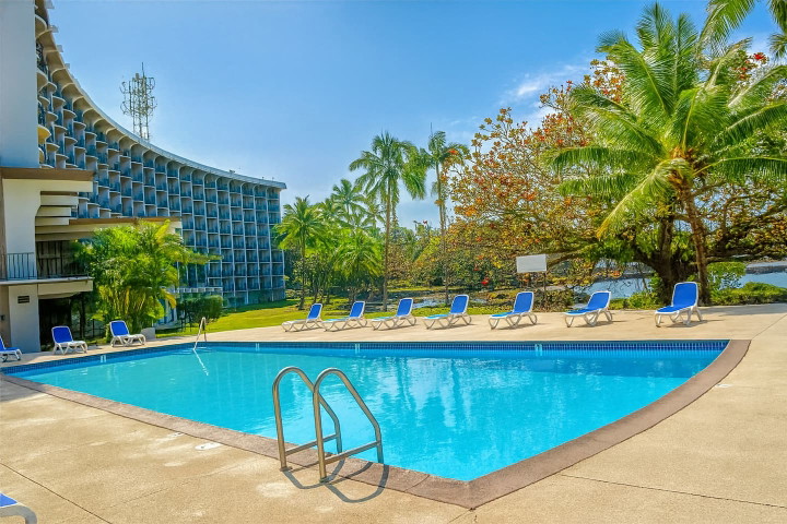 King Room | Hilo Hawaiian | Banyan Garden View - Hilo, HI
