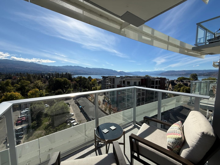 Lakefront Oasis - Resort-style Living! - Kelowna