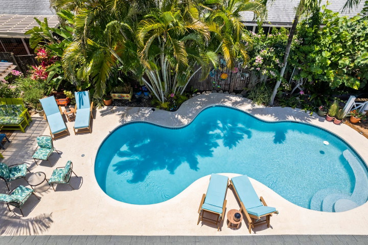Idyllic Getaway Apt.#1/price Includes Airbnb Fees - Nassau