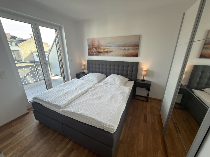Moderne Ferienwohnung Mit Stellplatz Und Balkon - Offenbach