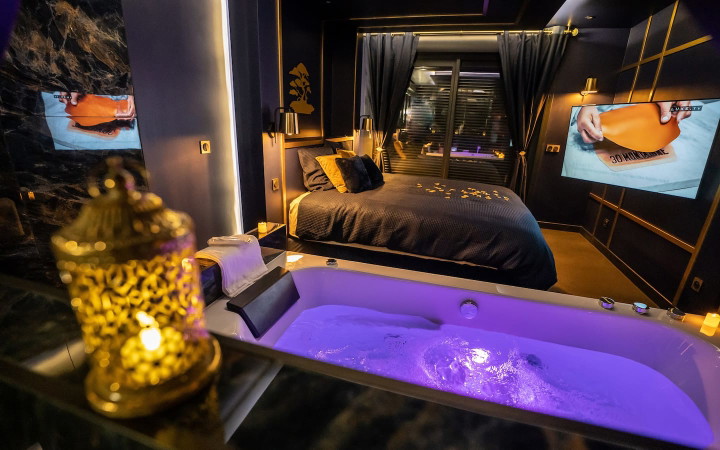 Minka Cocon Atypique Avec Jacuzzi Privé - Bron