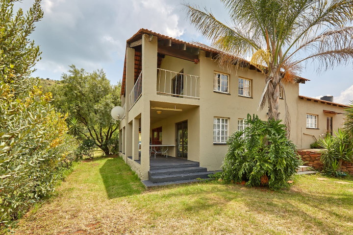 A 14 Cynthias Country Stay Main House 14 Sleeper - Hartbeespoort