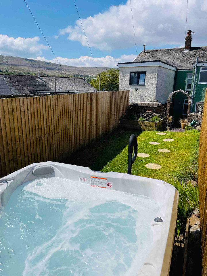 Welsh Cottage W. Hot Tub Nr Big Pit Brecon Beacons - Abergavenny