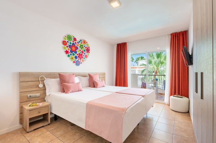 Twin Bossa Flow 2 Pax- Solo Adultos - Ibiza