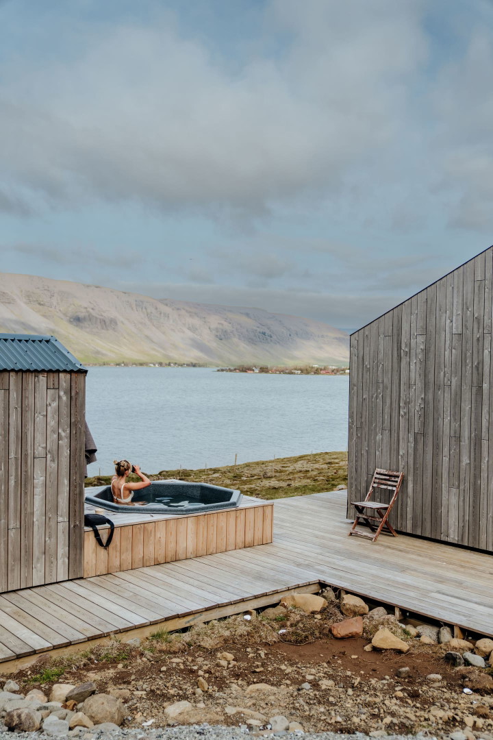 Lac De Taille Moyenne - Islande