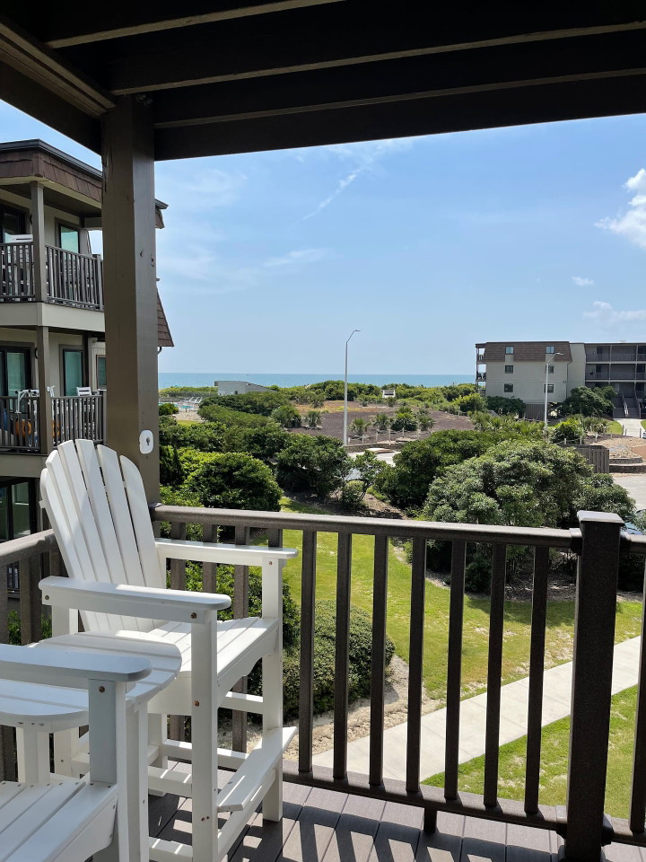 Modern Oceanfront Condo With Two Pools - Beaufort