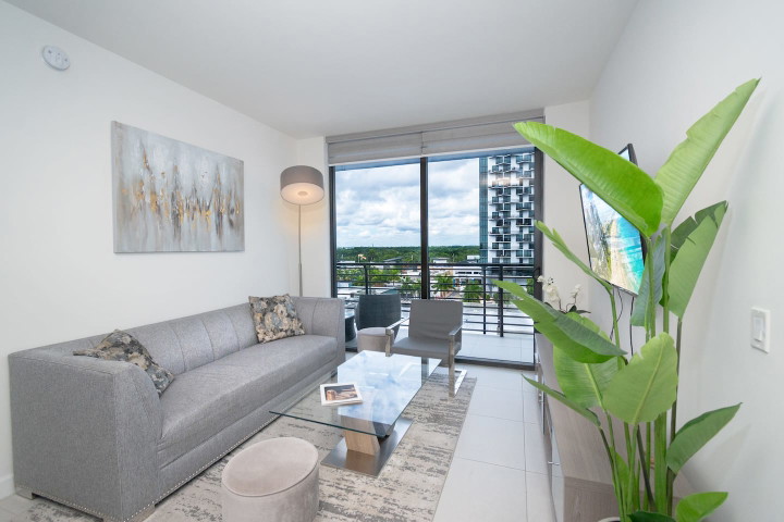 Apartment In Doral - Doral, FL