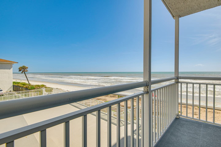 Steps To Ocean: Satellite Beach Condo W/ Balcony - Satellite Beach, FL