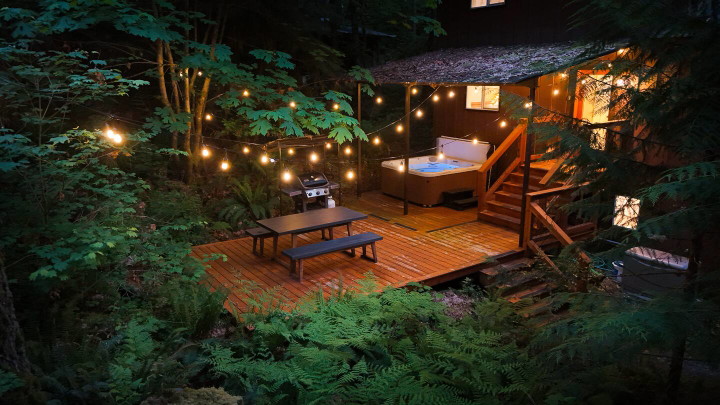 Mt. Baker Base Camp | Hot Tub + Game Room - Glacier, WA