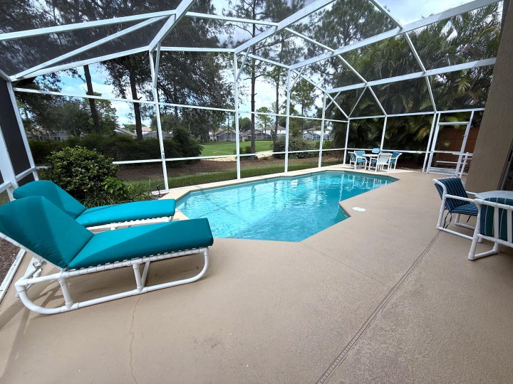 Liquid Sunshine Villa - Haines City, FL