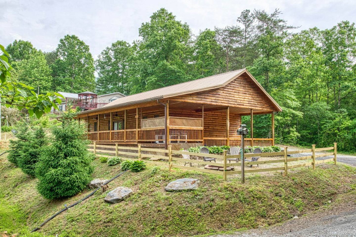 Town Mountain Lodge - Bryson City, NC
