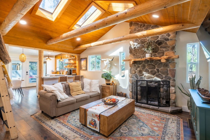 Downtown Pine Lodge With Hot Tub And Bunkhouse - Prescott, AZ