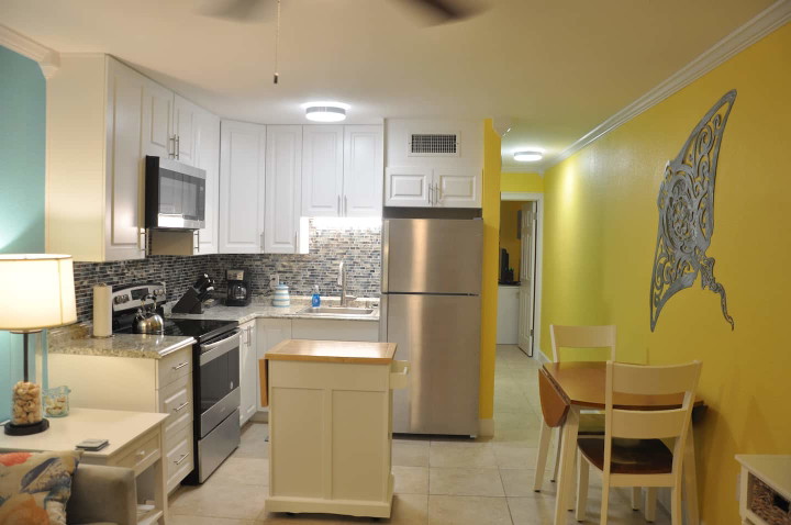 Sunset Beach Cozy Private Condo - Pinellas County, FL