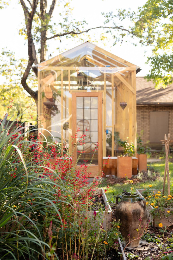 Northside Garden Oasis: Walkable Historic Duplex - Cincinnati, OH
