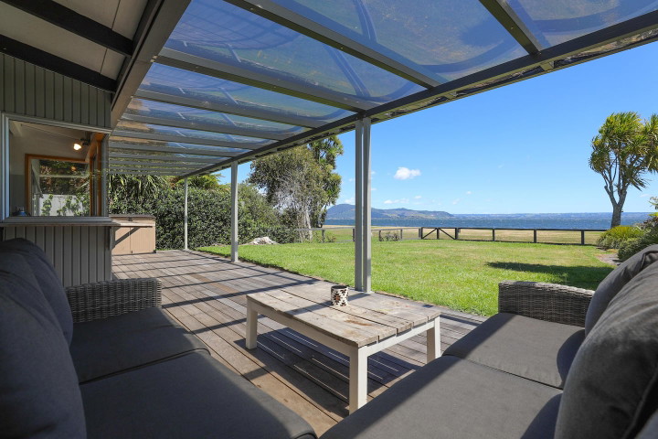 Hannah's Bay Lakefront - Kayaks, Sleeps 8 - Rotorua